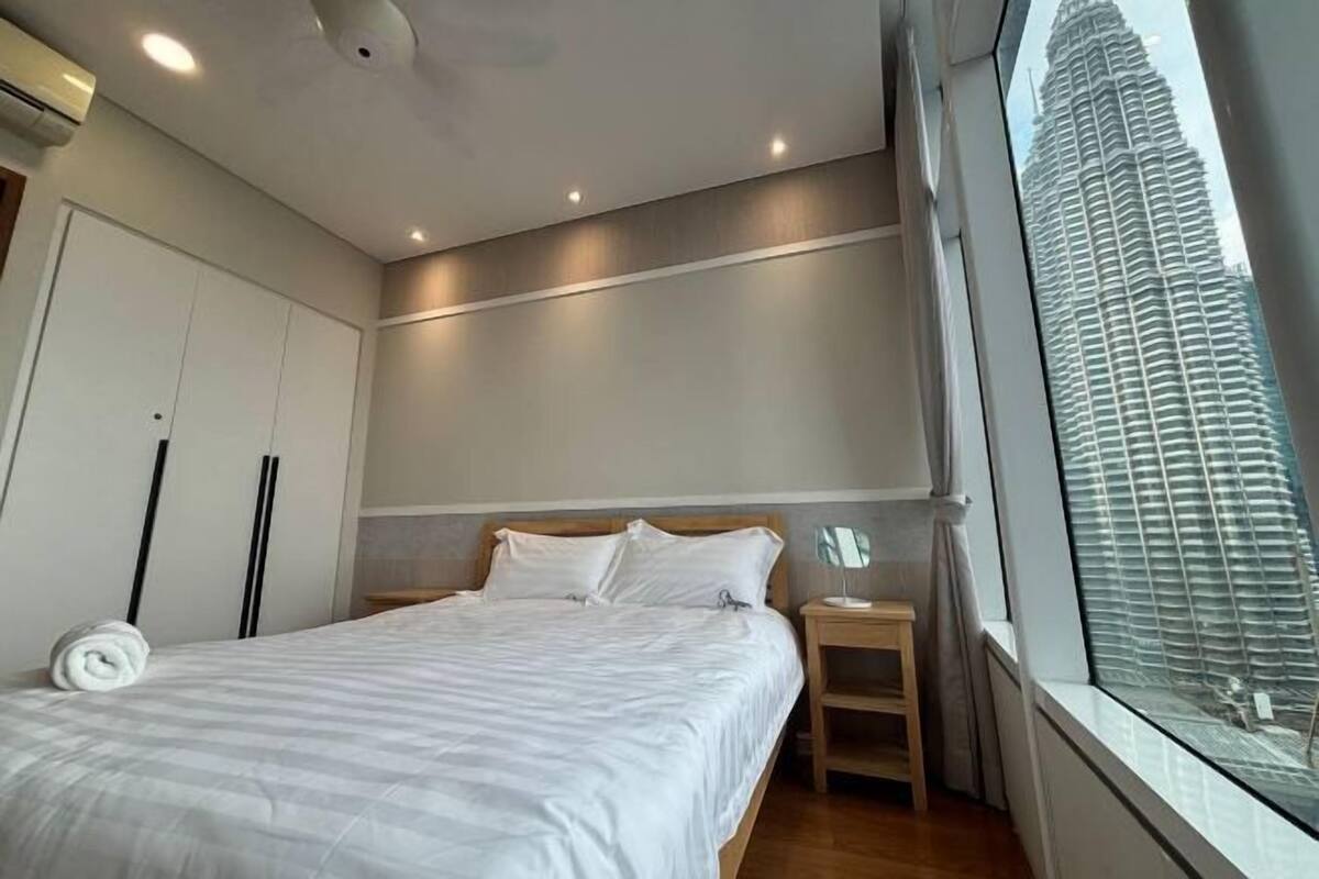 Wi-Fi de cortesia, roupa de cama