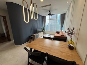 Apartamento, 3 quartos, Vista para a cidade | Wi-fi grátis, roupa de cama fornecida