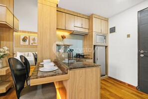 Apartamento, 1 quarto, Vista para a cidade | Sala de jantar