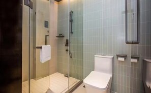 Quarto Duplo ou Twin Standard | Cortinas/cortinados opacos, Wi-fi grátis 