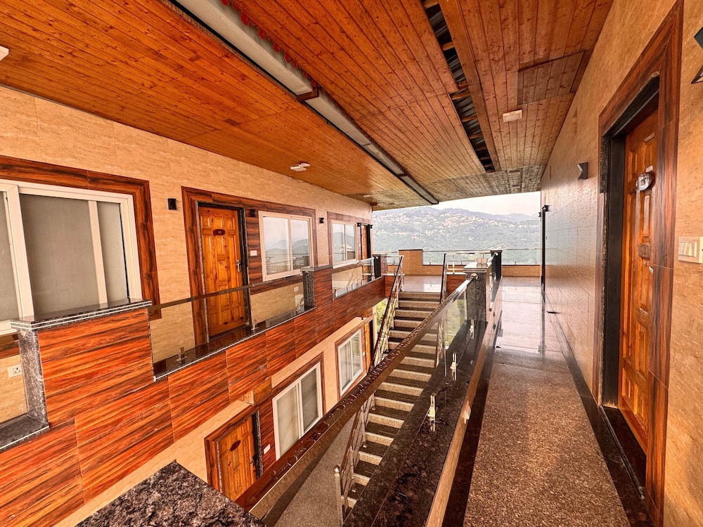 Heavens View Resort - Mussoorie