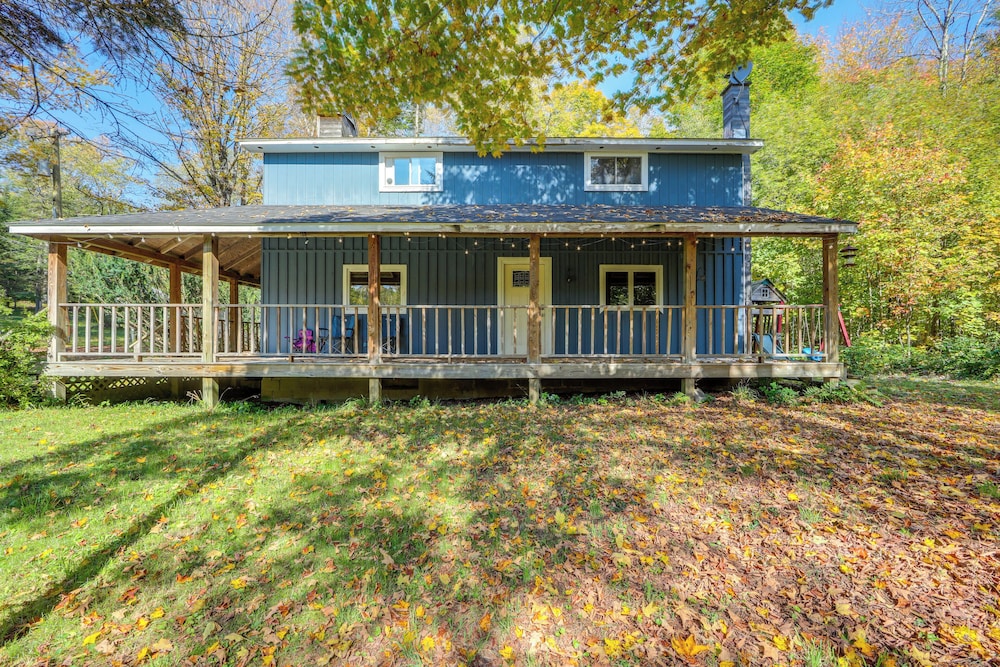 Fall Festival Retreat: Cabin W/ Deck & Yard! - State of New York