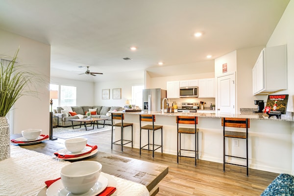 12 Mi To Avery Island: Spacious Family Home! - New Iberia, LA