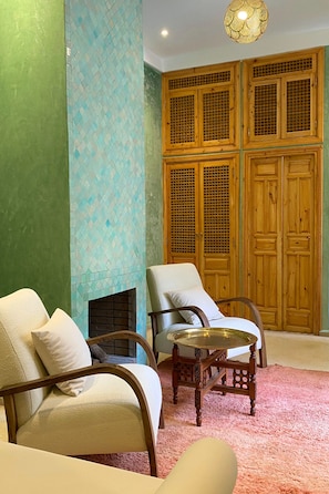 Suite Júnior | Roupa de alta qualidade, Wi-fi grátis, roupa de cama fornecida