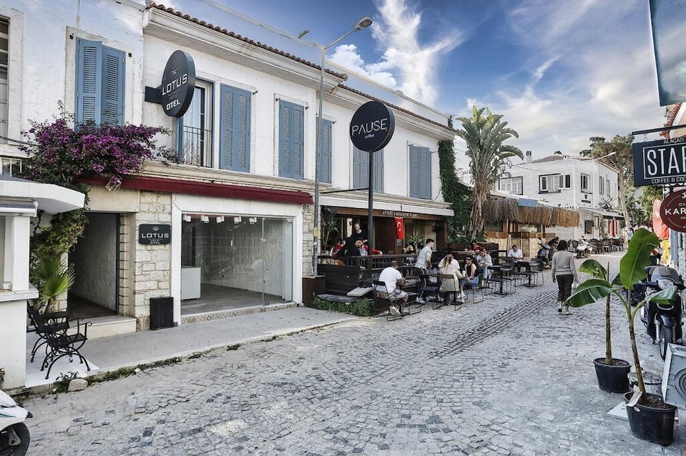 Lotus Köyiçi Otel - Alaçatı