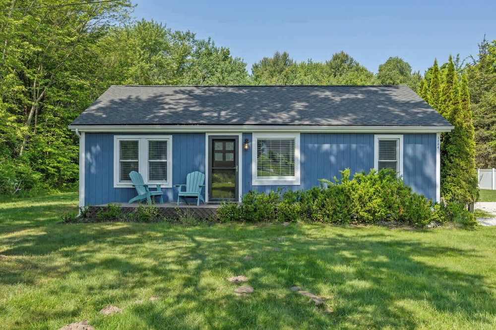 Bluestar Cottage - 2br With Hot Tub - Ottawa Beach, MI