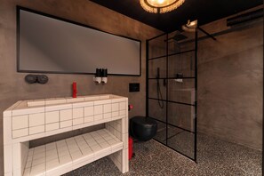 Suite Deluxe, varanda, vista para o jardim | Casa de banho | Um polibã e uma banheira separados, um secador de cabelo, chinelos