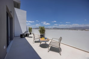 Apartamento Standard, 1 cama queen-size, não fumadores, kitchenette (with Sofabed) | Vista do quarto