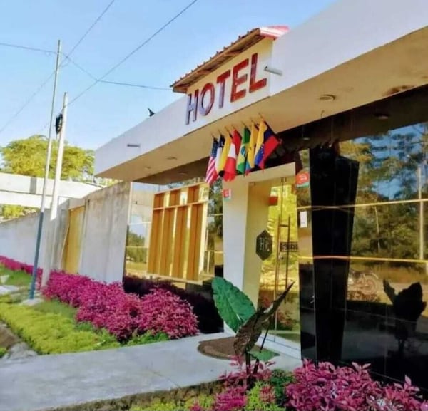 Hotel Embassy Suites - Nauta