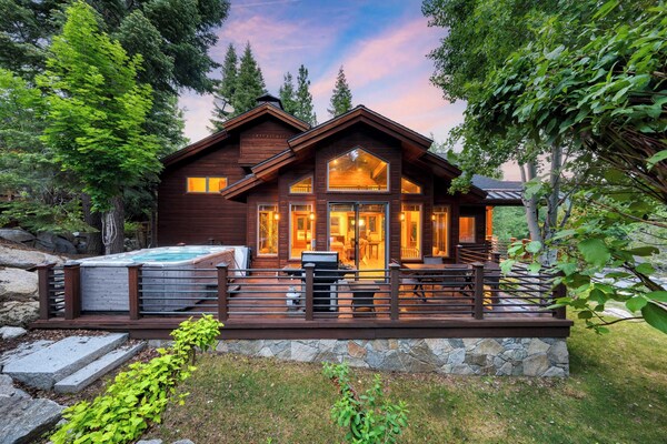 Cedars At Palisades By Avantstay Hot Tub, Resort Access, And Mountain Views - Tahoe City, CA