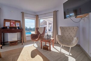 Suite Deluxe, vista para a piscina | Wi-fi grátis 