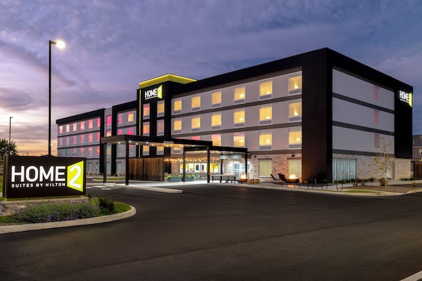 Home2 Suites By Hilton Muncie - Muncie, IN