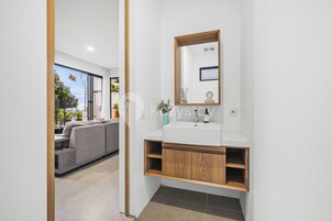 Vila, 3 quartos, vista para a cidade | Banheiro | Chuveiro, produtos de toalete grátis, secador de cabelo, bidê