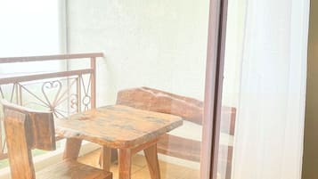 Quarto Duplo Superior, varanda, vista para a piscina | Terraço/pátio interior