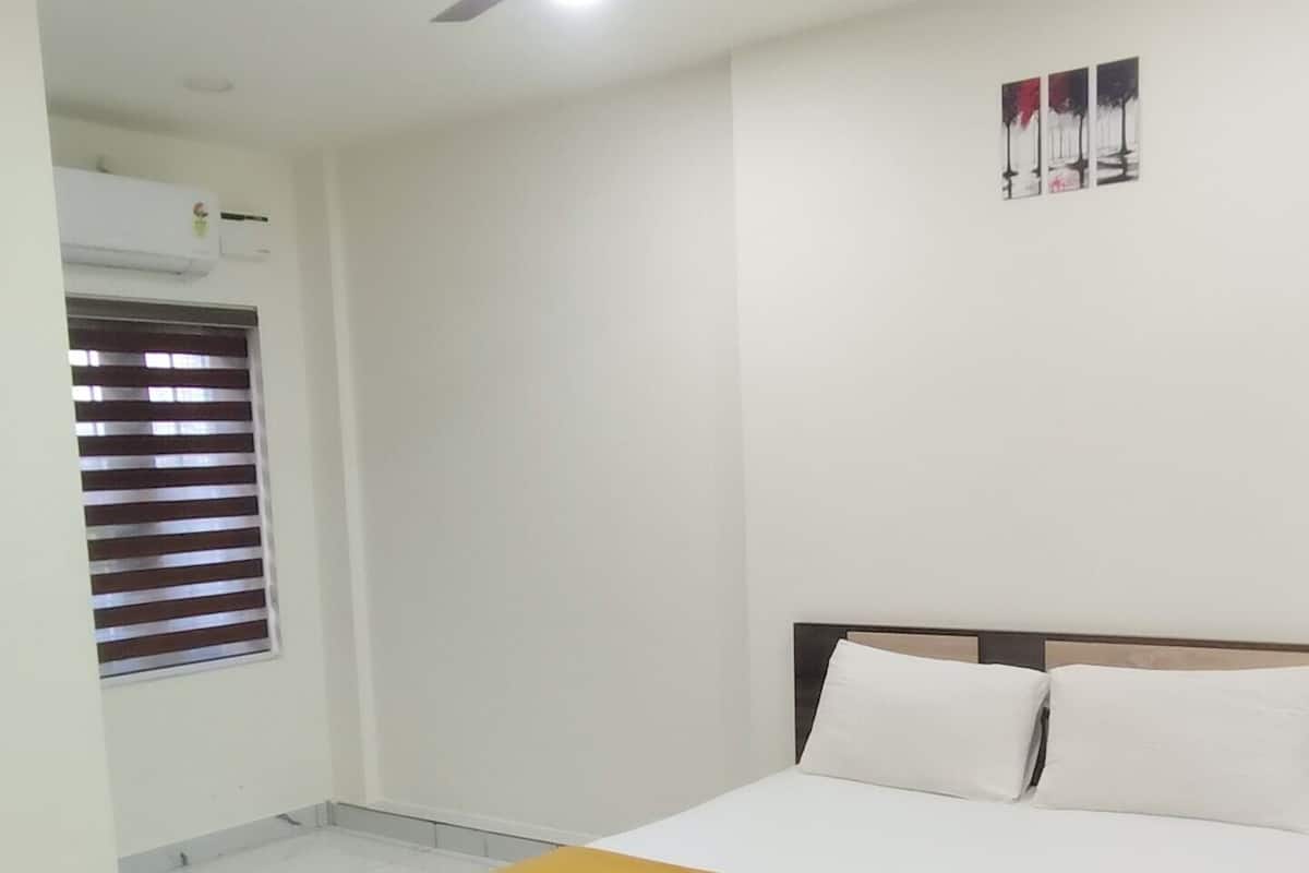 Quarto casal luxo, 1 quarto | Wi-Fi de cortesia, roupa de cama