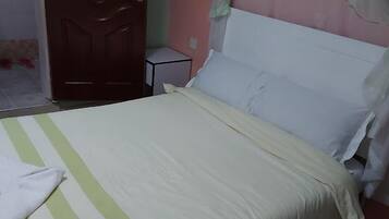 Quarto Individual Standard | Wi-fi grátis, roupa de cama fornecida