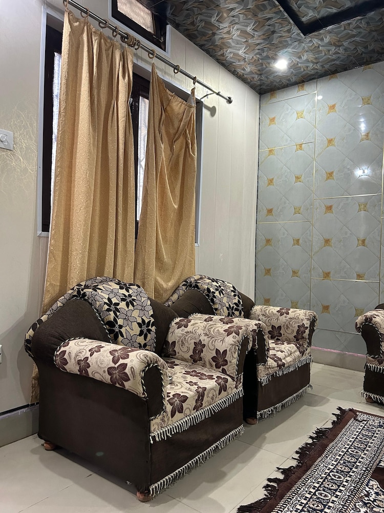 Anushri Lodge And Restaurants - Ukhimath