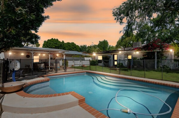 Retreat w/ Pool, Treehouse & Prime Phoenix Location Reviews, Deals ...