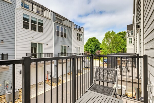 2 Mi To Dtwn Charlotte: Unit W/ Rooftop Deck! - Northlake - Charlotte