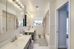 Casa (2 Bedrooms) | Interior