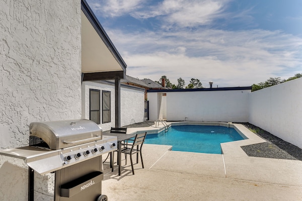 Outdoor Entertainment Area: Spacious Midland Home! - Midland, TX