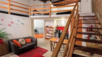 Loft exclusivo | Individualmente decorados, individualmente mobiliados, Wi-Fi de cortesia