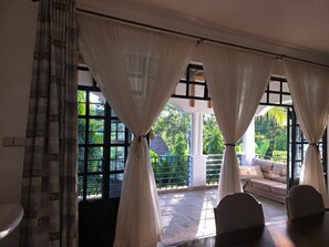 Villa Familiar | Terraço/pátio interior