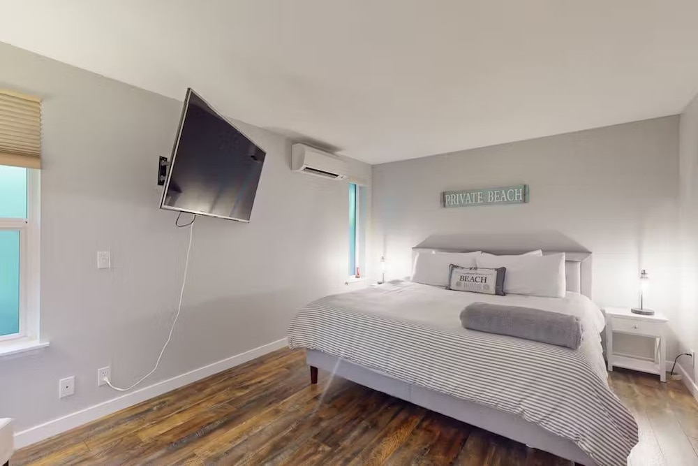 Bayview Condo w/ Kayaks & Walkable Waterfront Reviews, Deals & Photos ...