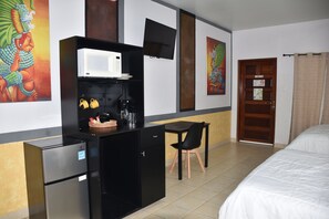 Quarto casal luxo | Espaço de trabalho para notebook, ferros/tábuas de passar roupa