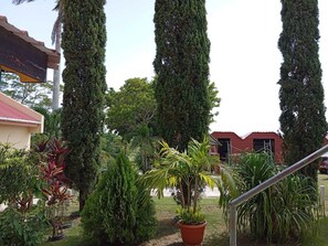 Quarto triplo família | Espaço de trabalho para notebook, ferros/tábuas de passar roupa