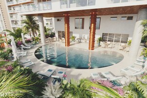 2 piscinas externas