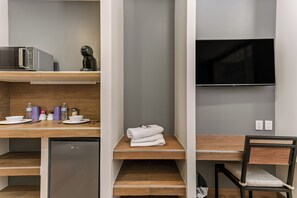 Apartamento Comfort | Secretária, secretária adequada para computadores portáteis 