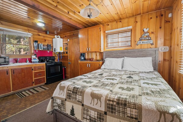 Highland Hideaway - Big Bear Lake, CA