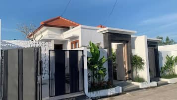 Fachada da propriedade