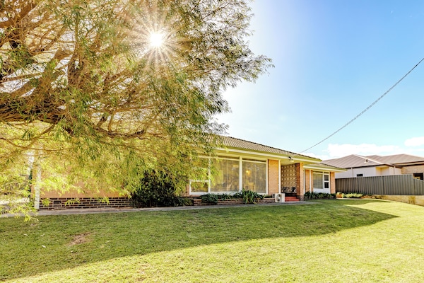 Emu Point Beach Cottages - Albany