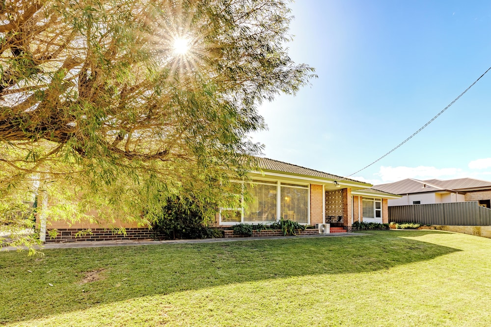 Emu Point Beach Cottages - Albany