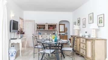 Apartamento Familiar, 2 quartos, micro-ondas (Casa Ortensia 2) | Restaurantes