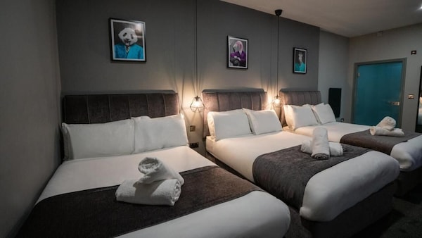 Hotel 105 By Hillcrest Hotel - Lancashire