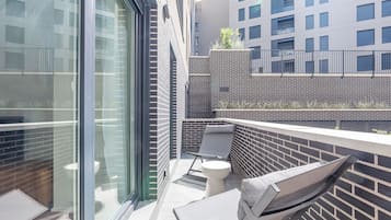 Apartamento Deluxe, pátio | Terraço/pátio interior