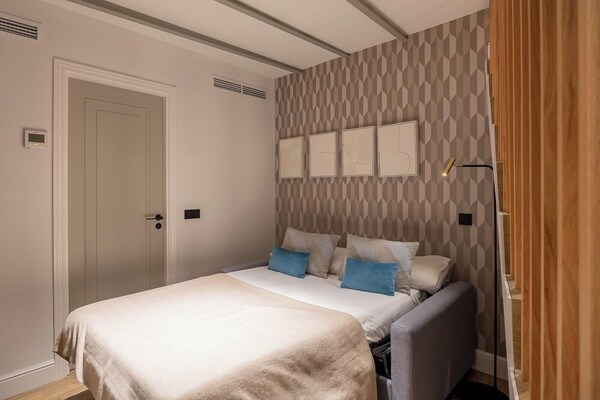 Edmond Vibes Puerta Del Sol - Madrid