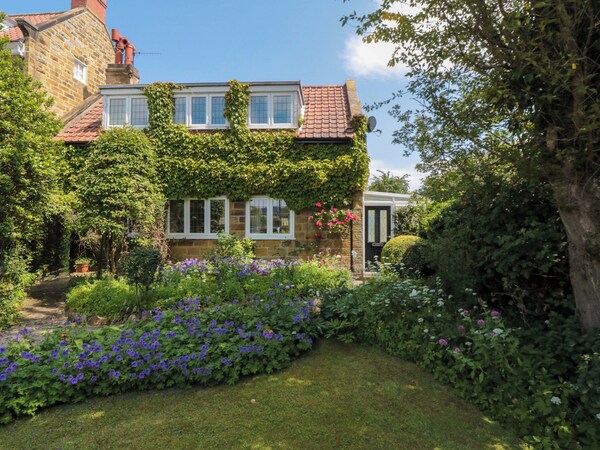 Scalby Grove Cottage - Scarborough