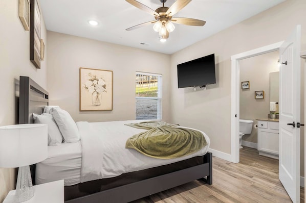 Apartamento em Condomínio Fechado, várias camas, banheira de hidromassagem grande (On The Rocks) | 6 quartos, com decoração personalizada, com mobília individualizada