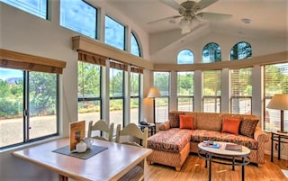 Quarto, 1 quarto | Área de estar | TV 33 polegadas com canais a cabo