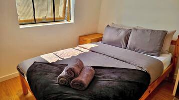 2 quartos, Wi-Fi de cortesia, roupa de cama
