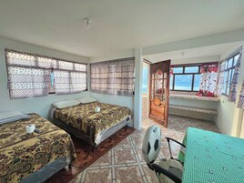 Quarto Duplo ou Twin Clássico, pátio, vista para a praia | Wi-fi grátis 