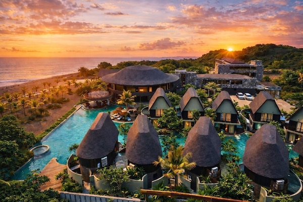 Quenzo Beach Resort - Bali