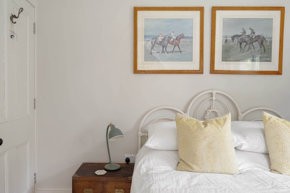 Dabinett, Set in Beautiful Gardens, Parking - Crowcombe | Vrbo