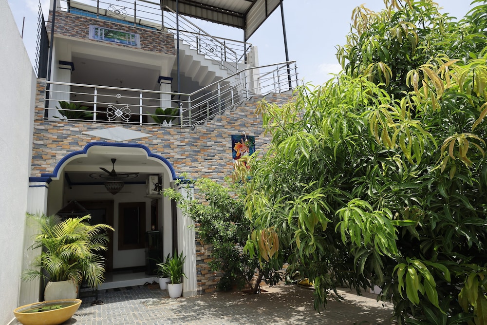 Nivaa Stays - Puducherry