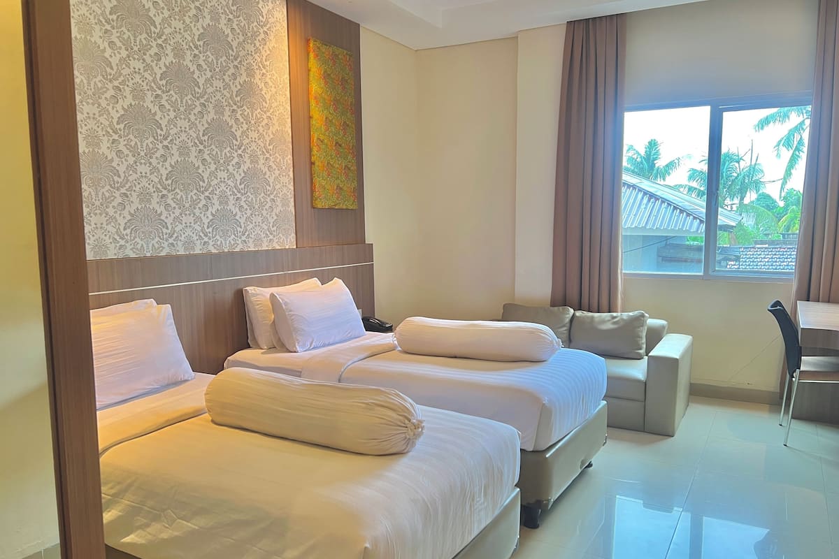 Quarto Twin Deluxe | Secretária, secretária adequada para computadores portáteis