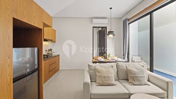 Apartamento, 3 quartos, piscina privativa | Sala de estar